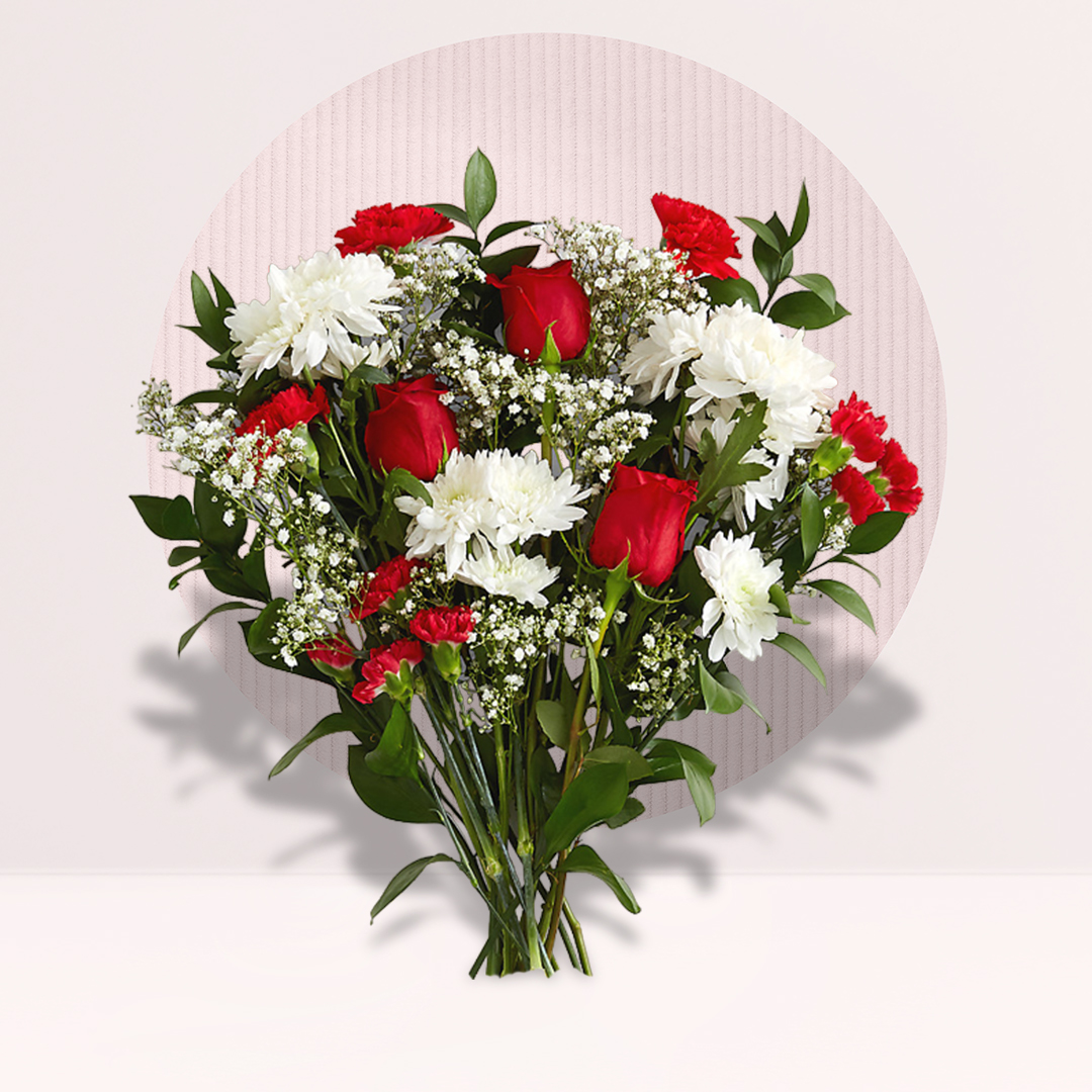 Buy Precious Traditional Flowers in Bouquet Online | Wenghoa
