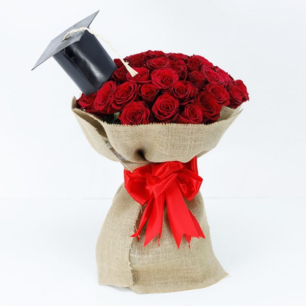Graduation Bouquet of Red Roses | Flowers Delivery Online | Wenghoa KL