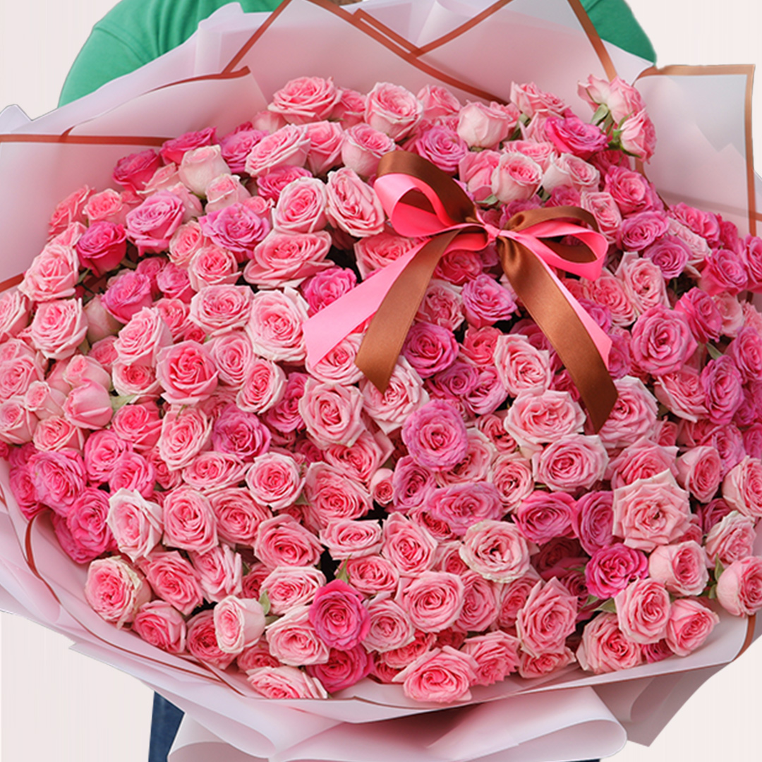 Pink Centric Bouquet: Delicate Beauty in Shades of Pink | Wenghoa