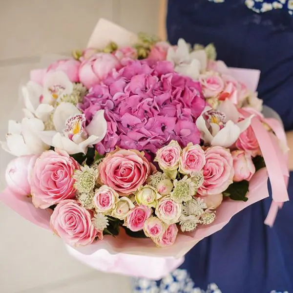 Buy Mesmerizing Mix Flowers Bouquet Online Malaysia - Wenghoa